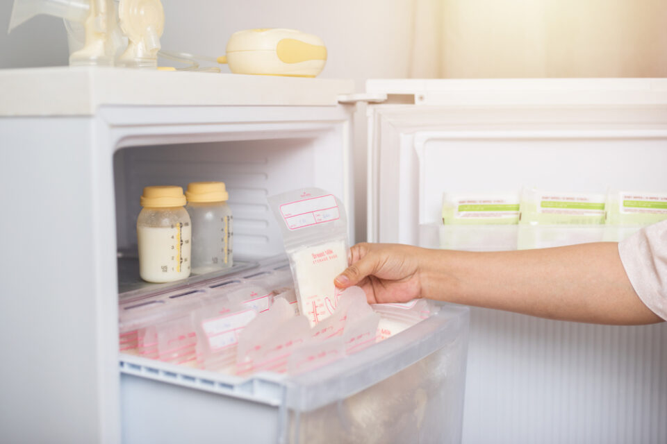 How To Build A Milk Stash While Exclusively Breastfeeding?
